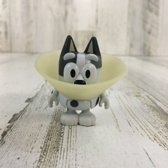 moose toys | Toys | Bluey Muffin With Cone Of Shame Thumb Sucking ...